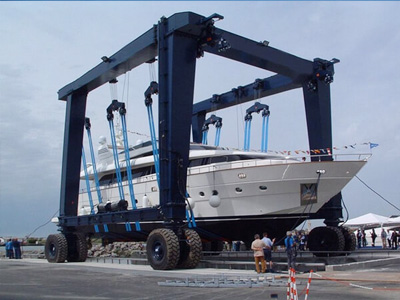Mobile Boat Hoist for Sale-Transfer Ship and Vessels from Dock