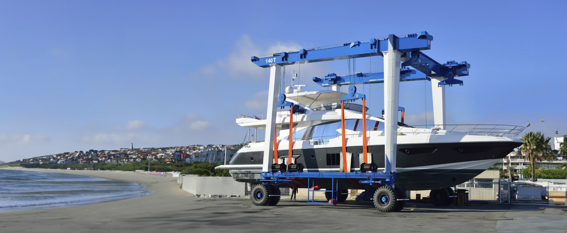 Travel Lift untuk Menangani Kapal dan Kapal Pesiar