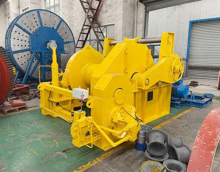 Marine Winches for Mooring / Anchoring / Towing Ships