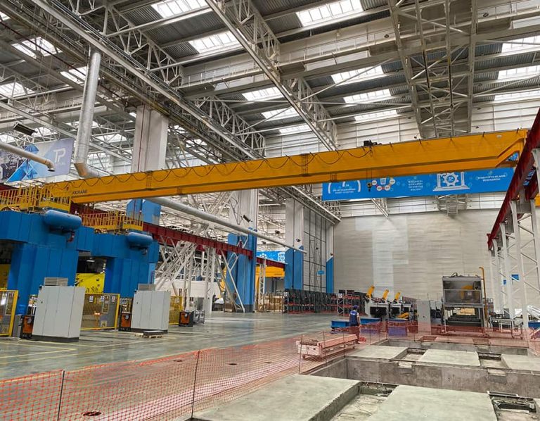 Mold Manufacturing Industry | Lifting Equipments Supplier